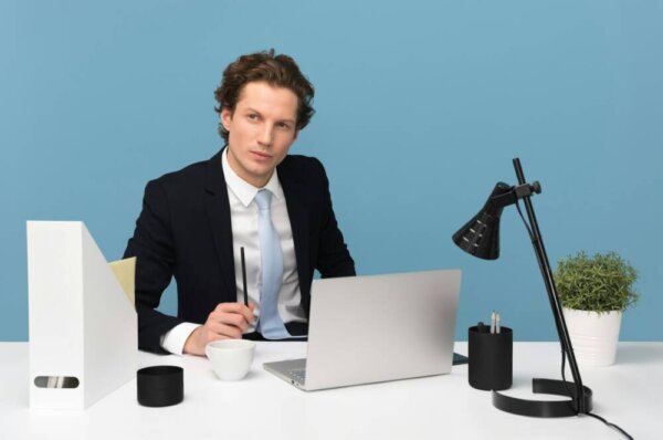Top Types of Office Jobs: Explore Popular Roles and Career